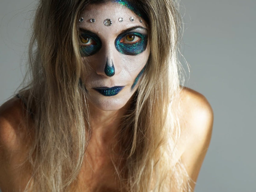 Freak Out Your Friends This Halloween With Our Glitter Vampire Makeup ...